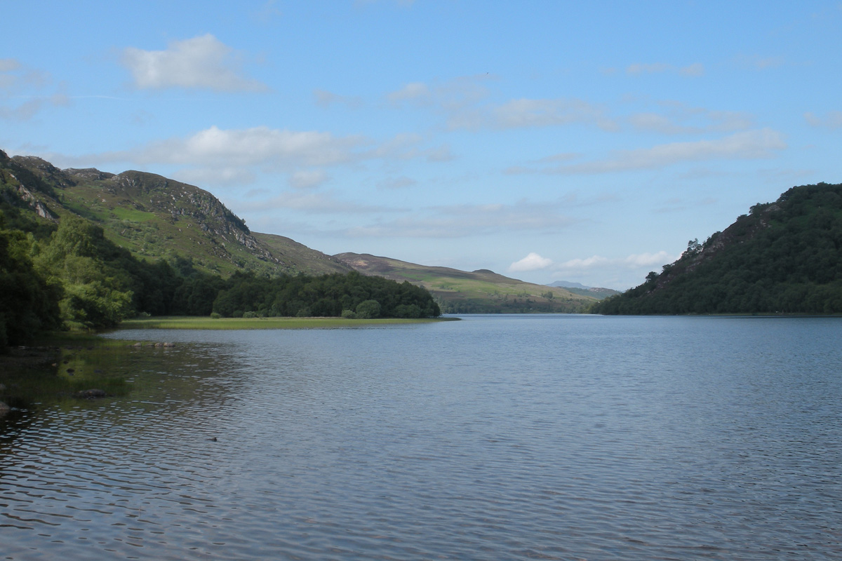 Das idyllische Loch Ruthven ist ein sehr zuverlässiger Ort für ...